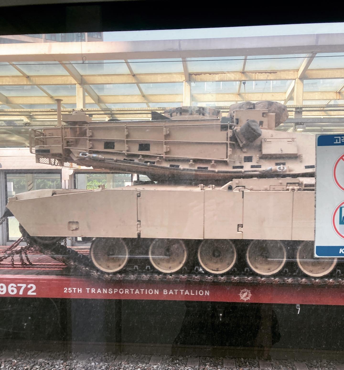 Raw fish below Yeongdo Lighthouse Taejongdae Busan 영도등대 태종대 - Roamad